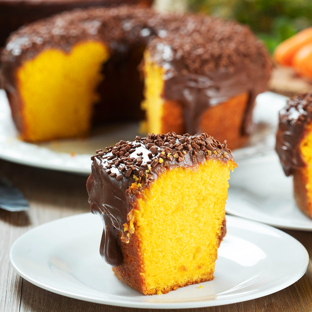 RECEITA: Bolo de Cenoura com Cobertura de Chocolate - Grupo PQ Alimentos RECEITA: Bolo de Cenoura com Cobertura de Chocolate - Grupo PQ Alimentos