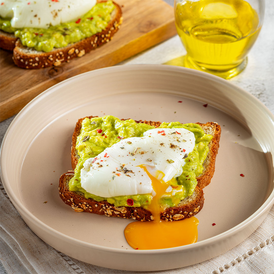 RECEITA: Torrada com Guacamole e Ovo Escalfado - Grupo PQ Alimentos