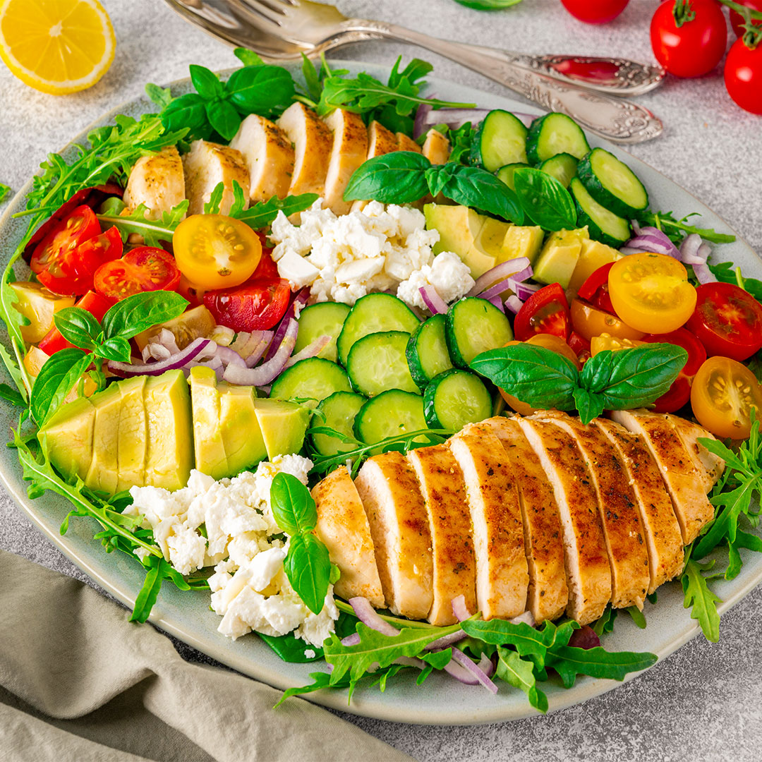 RECEITA: Salada Refrescante com Filé de Frango Grelhado - Grupo PQ ...