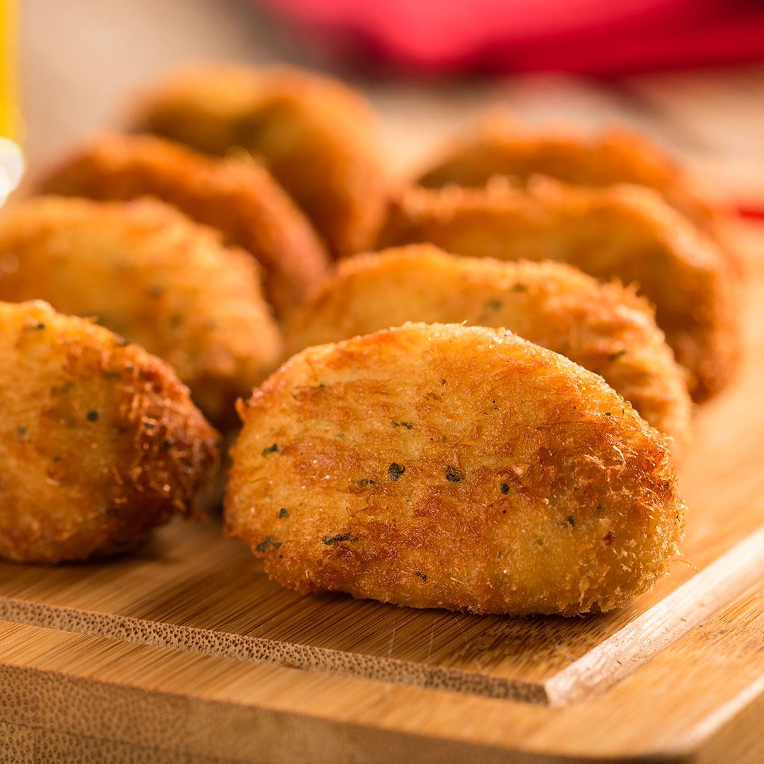 RECEITA: Bolinho de Aipim com Carne Seca - Grupo PQ Alimentos